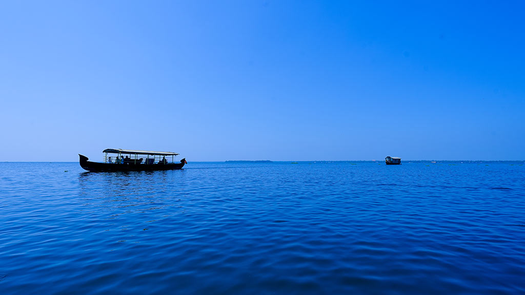 Vembanad Lake | Kerala's largest lake | Kerala Tourism